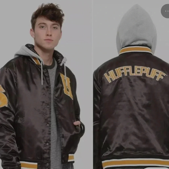 Warner Bros. | Jackets & Coats | Harry Potter Hufflepuff Coaches Jacket ...